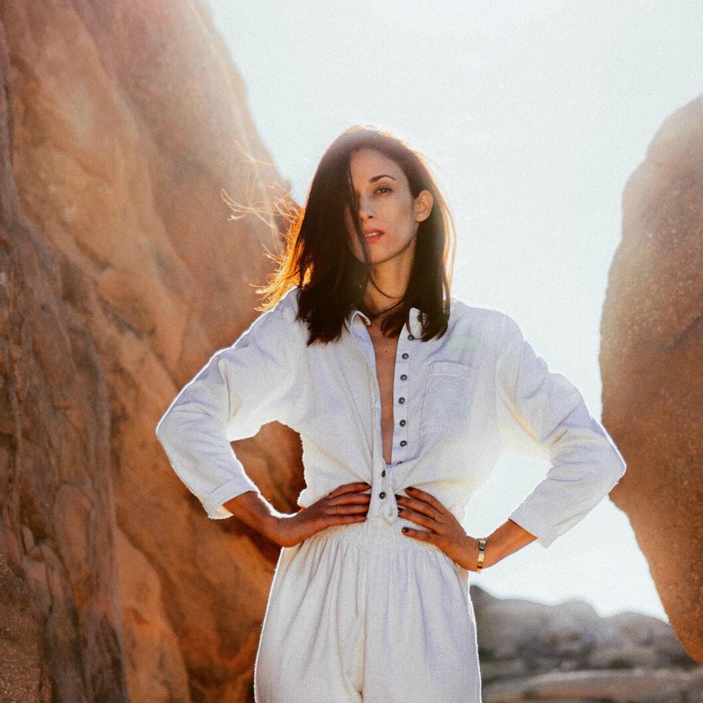 FLASHBACK FRIDAY: Elliott Smith in "Strange Parallel" - Audiofemme