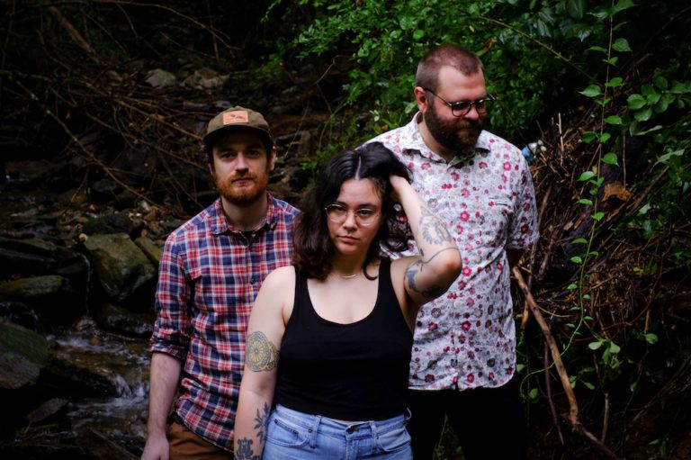 FLASHBACK FRIDAY: Elliott Smith in “Strange Parallel” – Audiofemme